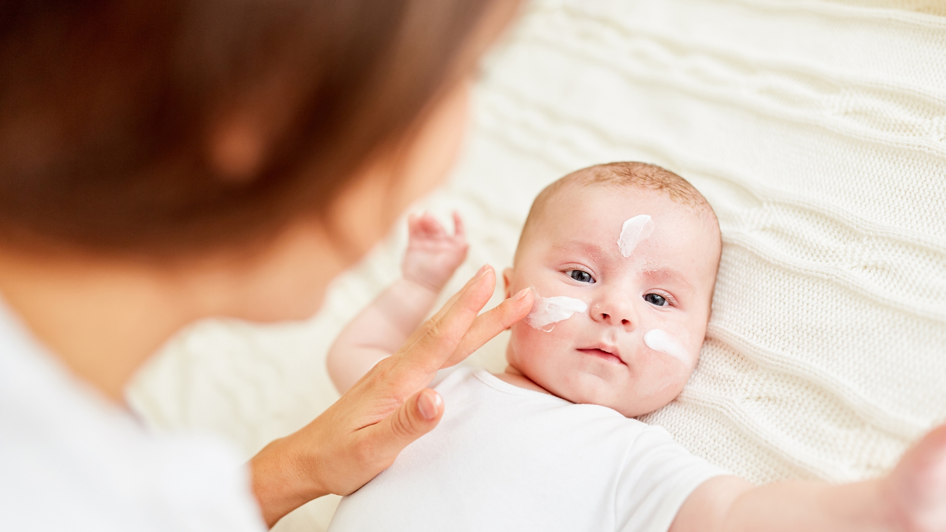 Perhatikan! Ini Tips Memilih Lotion Bayi yang Tepat - Promo & Artikel ...