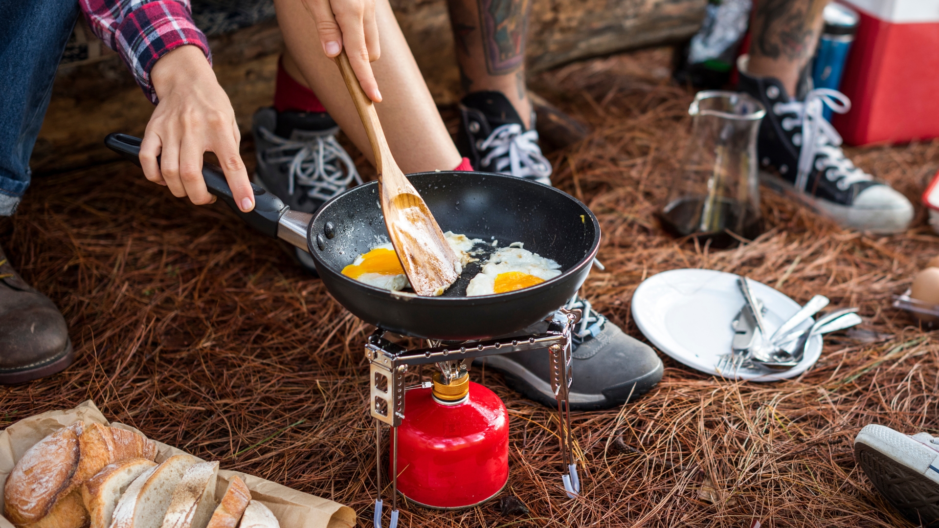 10 Perlengkapan Camping Ini Wajib Kamu Bawa Biar Safety! - Promo ...